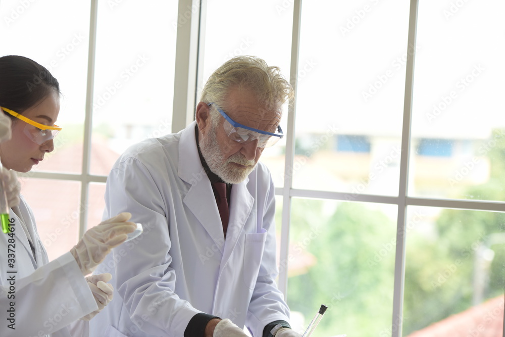 Stock-Foto „Scientists are working in science labs,scientist looking ...