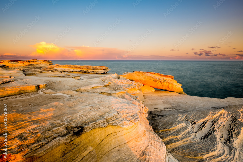 Enjoy the golden moment along Australian coasline at Kamay Botany Bay ...