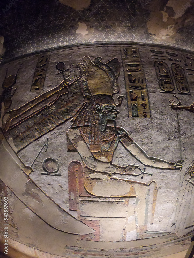 Hieroglyphs and paintings of ancient egyptian gods, Isis and Re in the ...