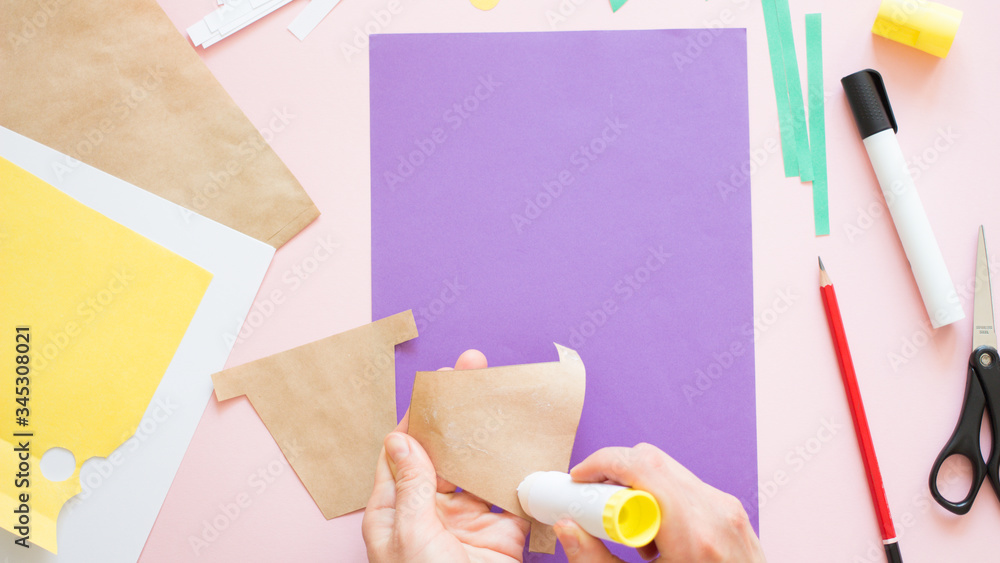 Foto de Stock Children gift for Birthday or Mother's Day. How to make ...