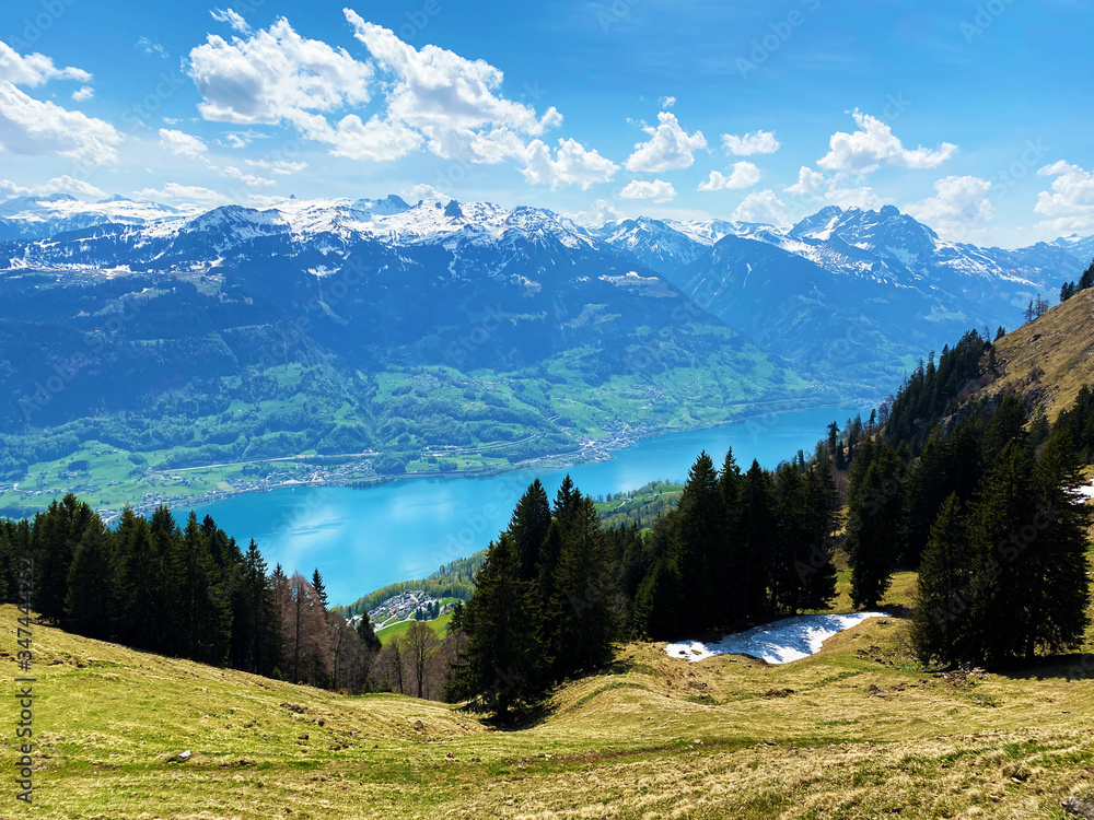 Lake Walensee, between the mountain ranges of Churfirsten and Seeztal ...