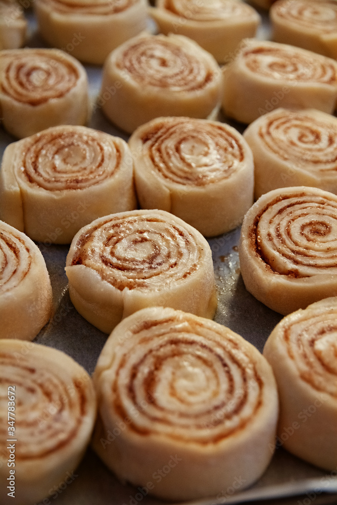 Foto de Stock raw cinnabon buns with brown sugar and cinnamon from the ...