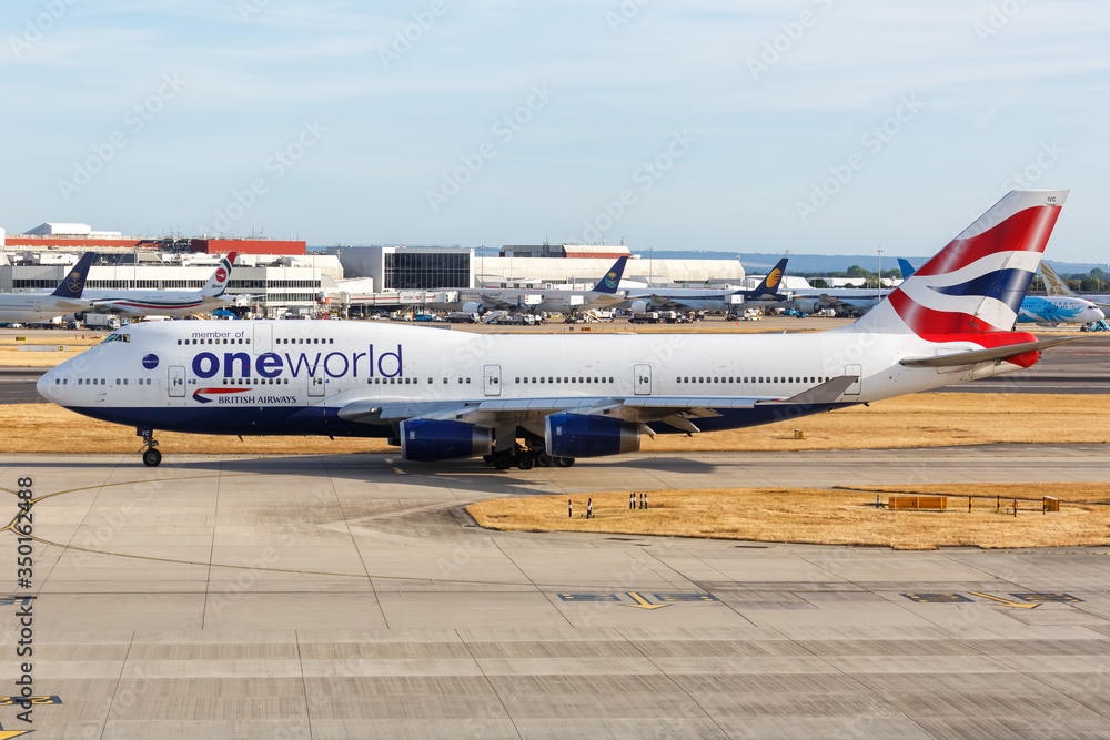 British Airways Boeing 747-400 airplane London Heathrow airport ...