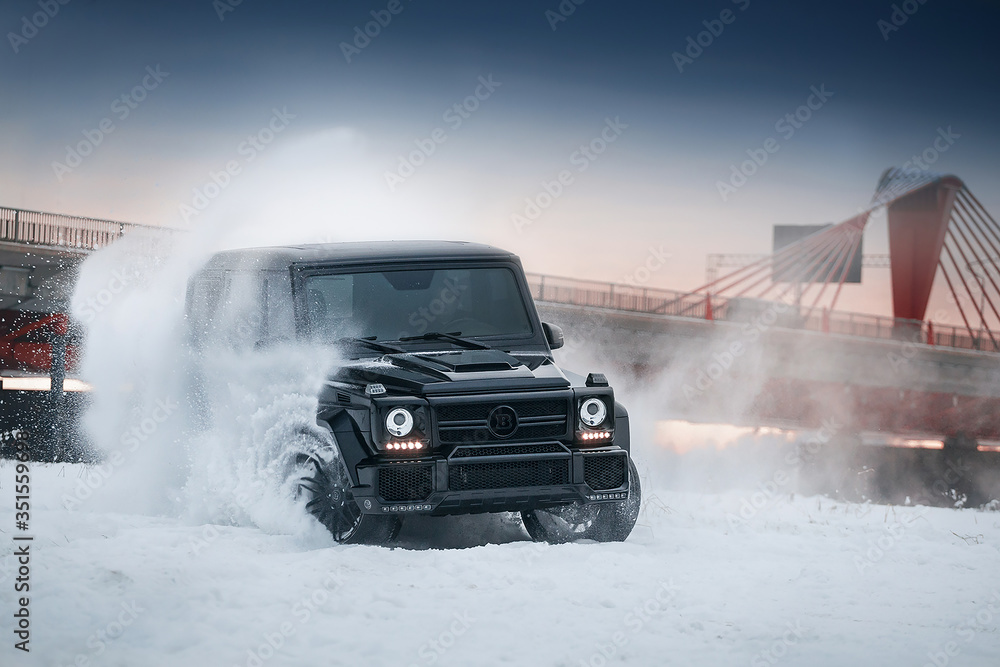 Snow Mercedes