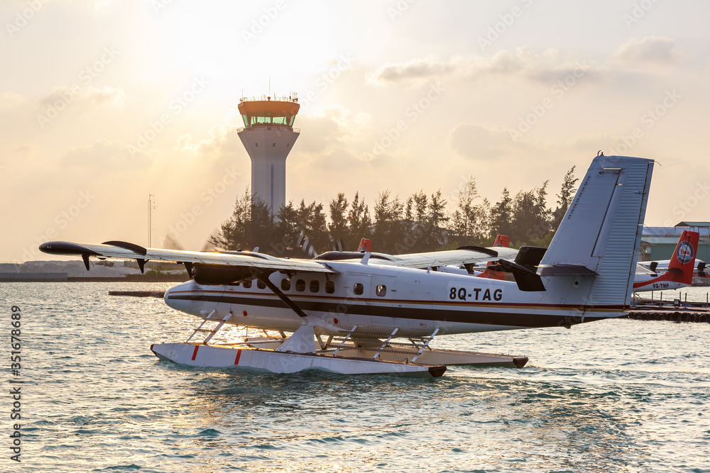 TMA - Trans Maldivian Airways De Havilland Canada DHC-6-300 Twin Otter ...