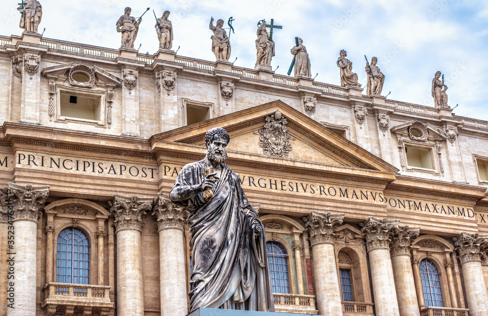 Statue of Apostle Peter in front of St Peter's Basilica, Rome, Italy ...