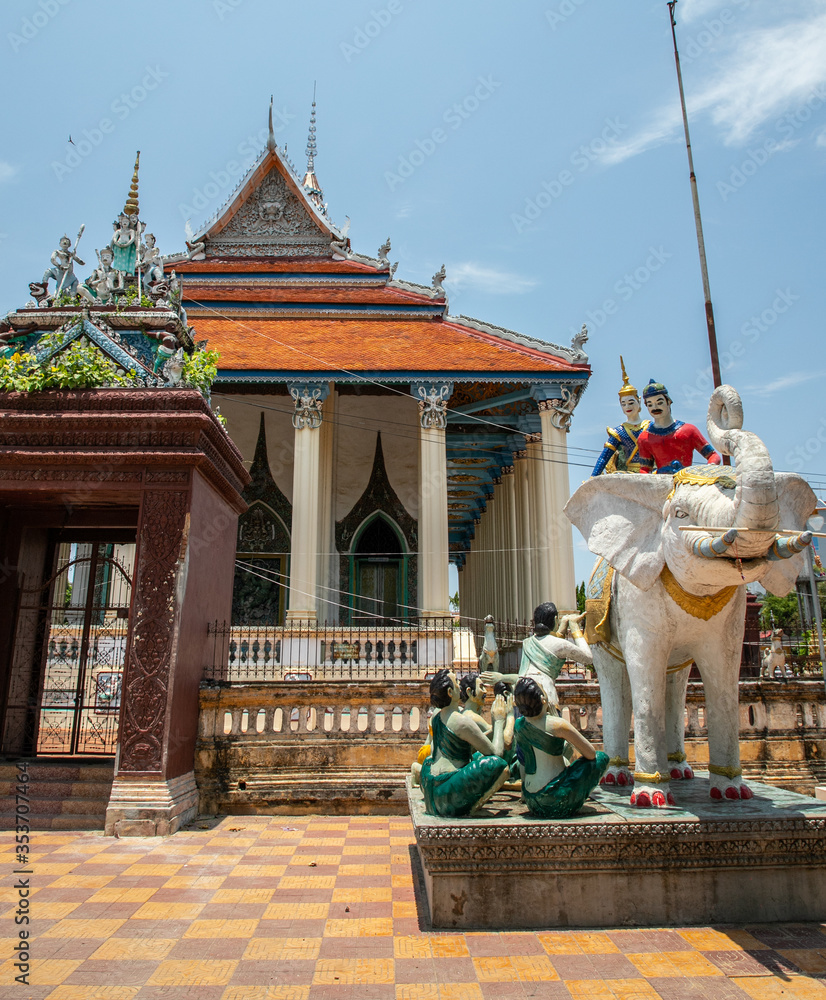 elephant statues inside Wat Damrey Sar (Damrey Sor Pagoda) a buddhist ...