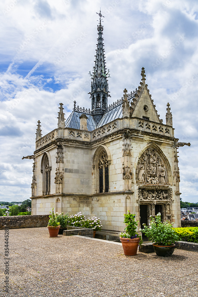 Zdjęcie bez tantiem: View of Amboise Saint Hubert gothic chapel. Saint ...