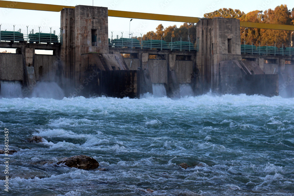 Dam water release, the excess capacity of the dam until spring-way ...