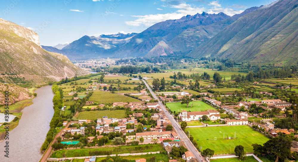 Sesión fotográfica con drone mavic pro, del poblado de Yucay Urubamba ...
