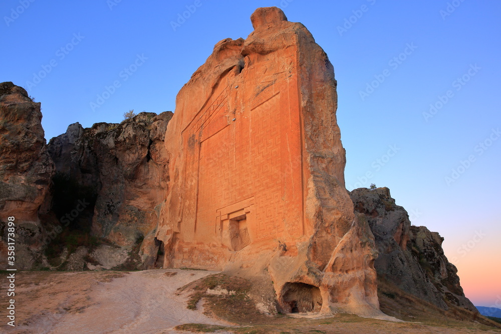 Foto Midas Monument, also known as Yazılıkaya. It is located in the ...