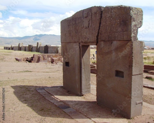 Puerta del Sol (Gate of the Sun) at the ancient ruins of Tiahuanaco ...