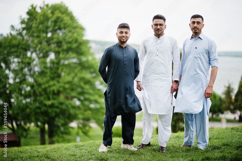 Pakistani Traditional Clothes Men