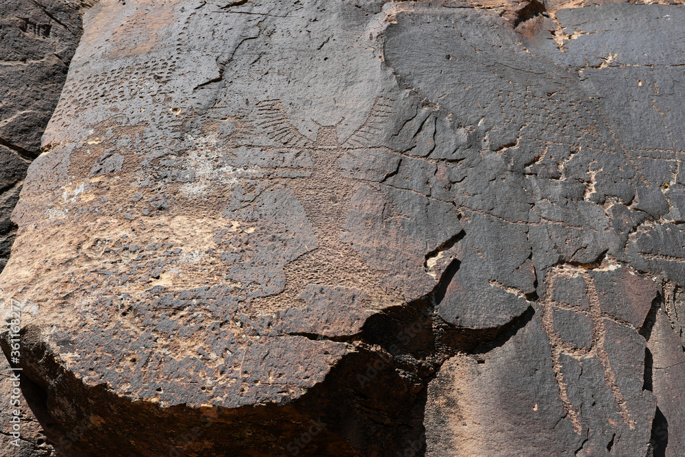 Native American Indian rock art petroglyph chief round figure 1405 ...