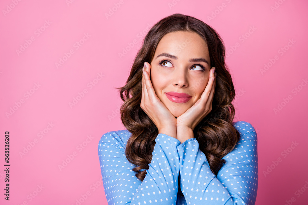 Close-up portrait of her she nice-looking attractive adorable ...