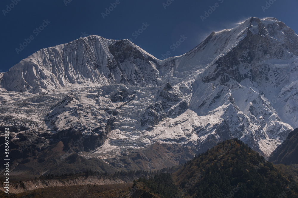 Stock-Foto „Cheo Himal & Himlung Himal stunning summits on Nepal-Tibet ...