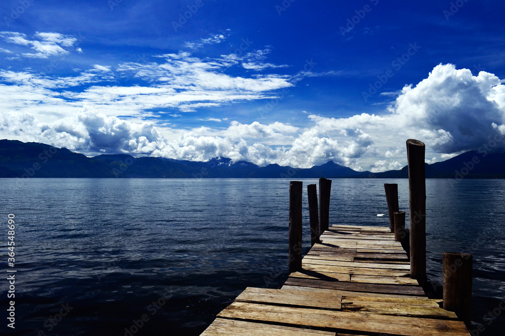 muelle en el lago de Atitlan Guatemala, panorámica del lago de Atitlan ...
