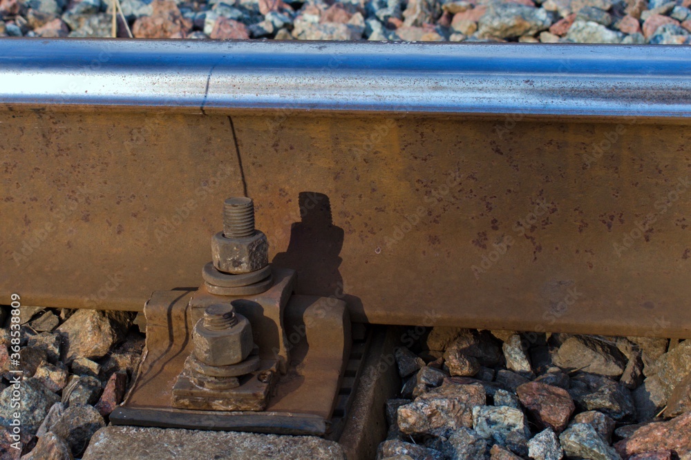 fastening railroad rails with massive threaded connection in real ...