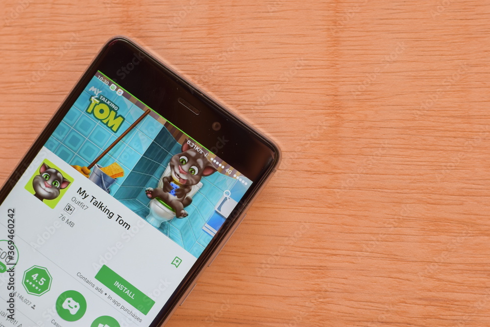 Foto de Stock My Talking Tom dev app on Smartphone screen. My Talking Tom is a freeware web ...