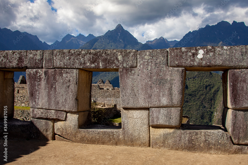 Using dry stone techniques without mortar, the Inca of Machu Picchu ...