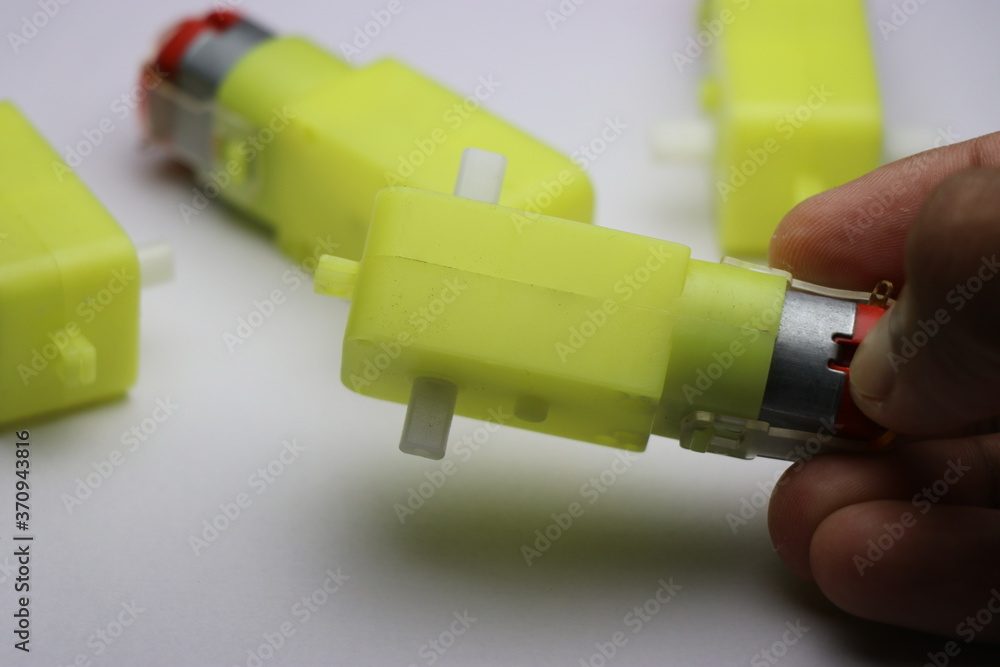 Geared dc motor having high torque and slow rpm used in making small ...