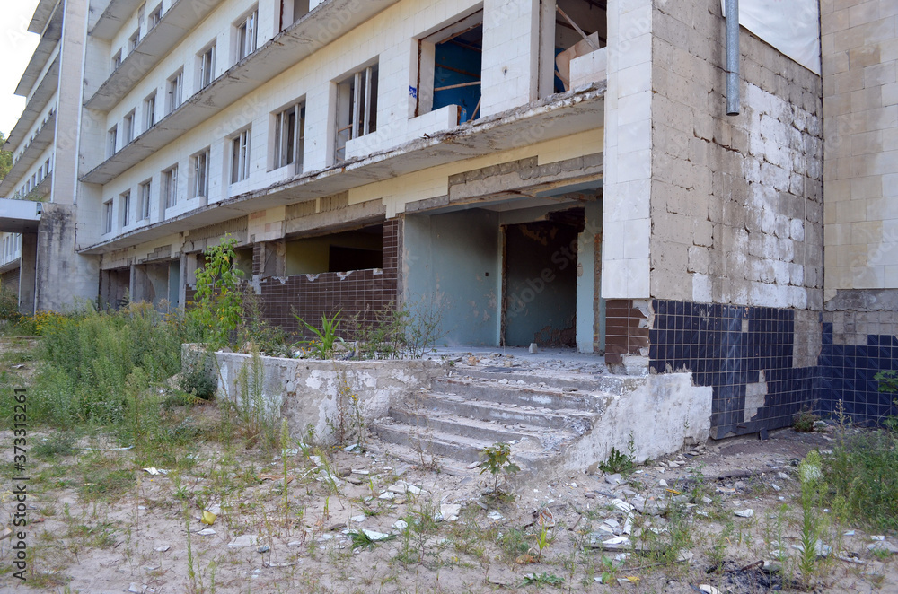 Ghost town in Eastern Europe.Former Soviet kids camp.Ukraine gets rid ...