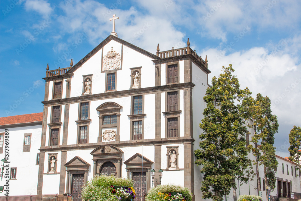 church inFunchal (in Portuguese Igreja do Colégio de Praça do Município ...