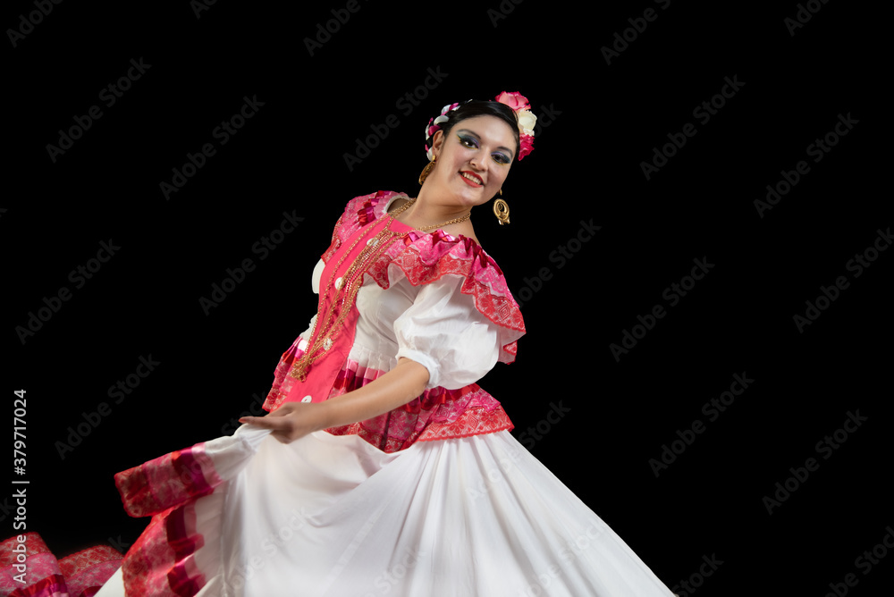mujer mexicana con traje folklorico tradicional de colima, vestido ...