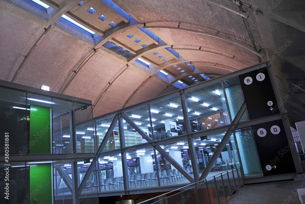 El Embarcadero, antiguo edificio minero rehabilitado para espacios de innovación, emprendedores ...