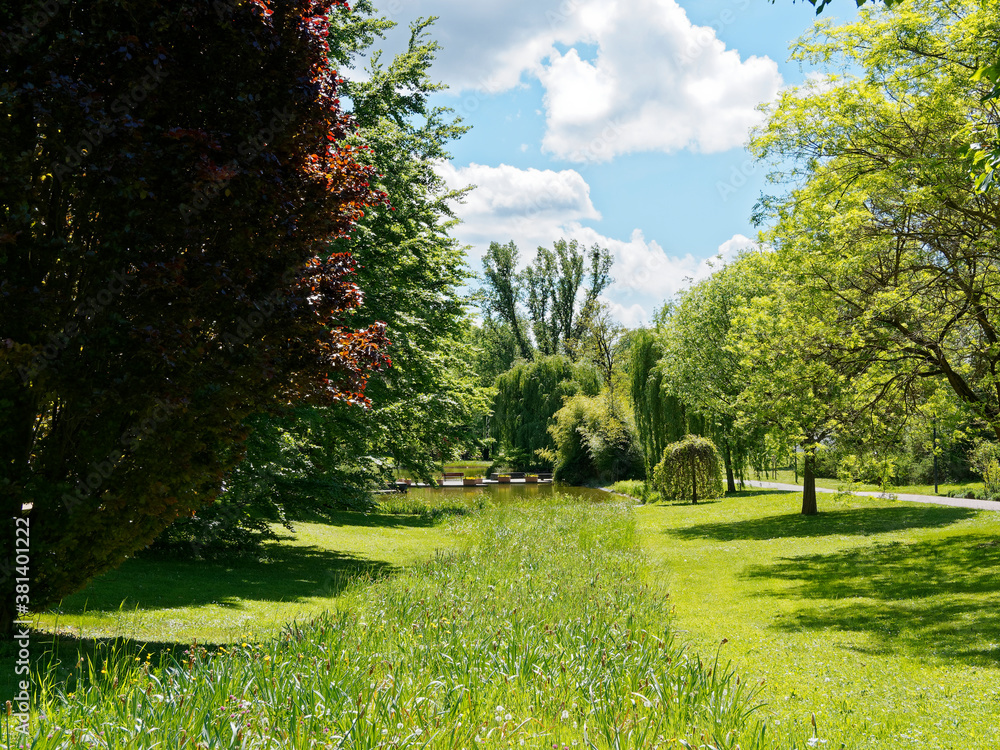 Splendide et paisible espace vert et parc thermal de la ville de Bad ...