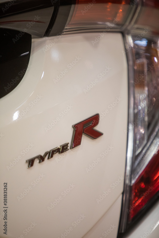 Honda Civic Type R logo on a car の Stock フォト | Adobe Stock