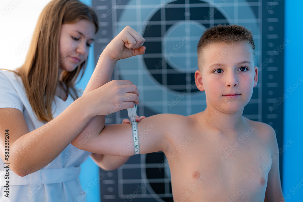Muscle strength and volume analysis in children, anthropometric upper ...