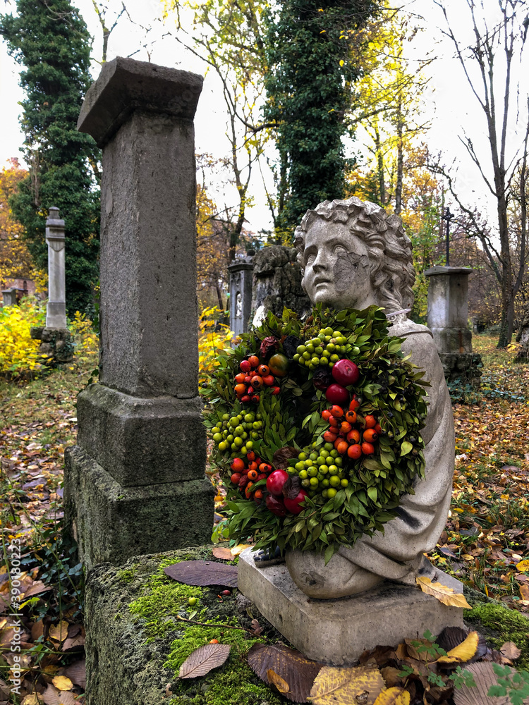 Beautiful cemetary or graveyard Südfriedhof Sudfriedhof in Munich ...