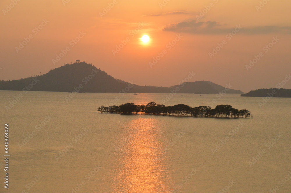 The beautiful islands and beaches of Southern Myanmar / Burma around ...