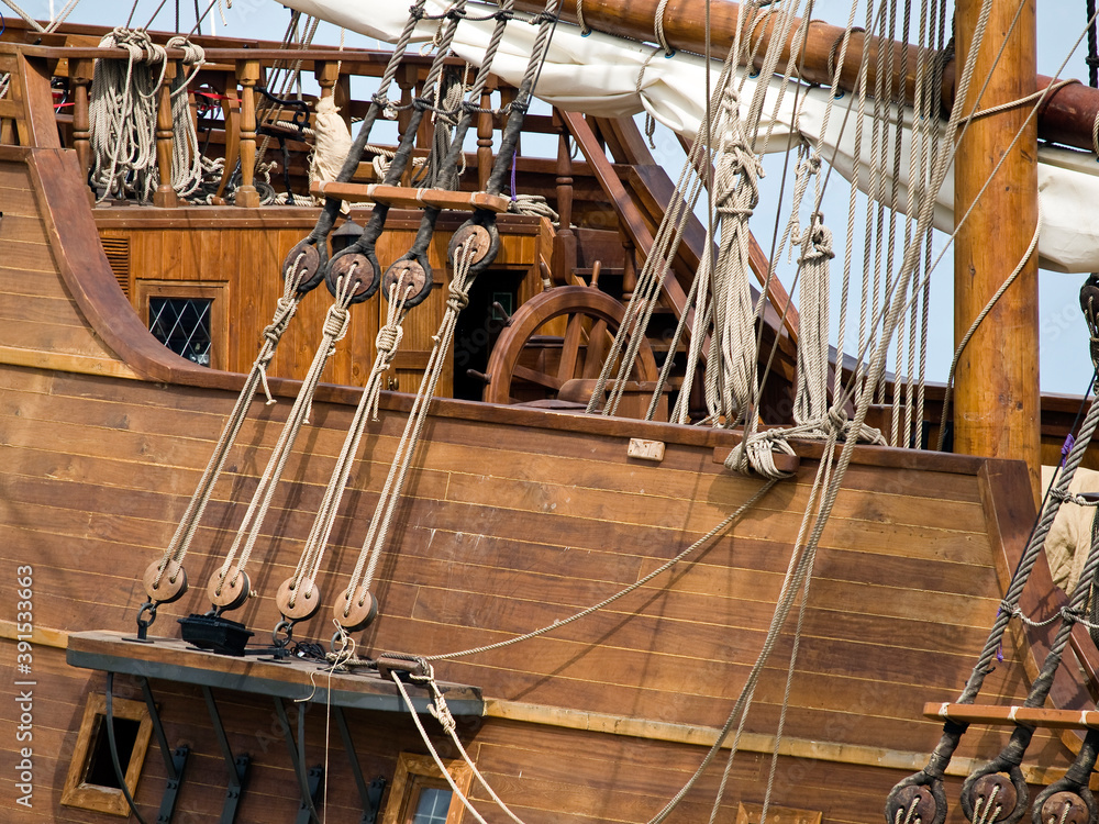 Foto de Stock 17th Century Galleon deck and hull Detail | Adobe Stock