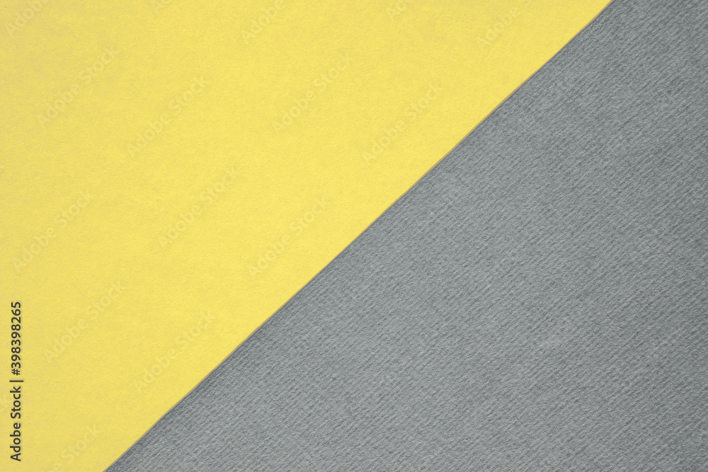 Foto Textured and plain paper sheets divided diagonally creating line ...
