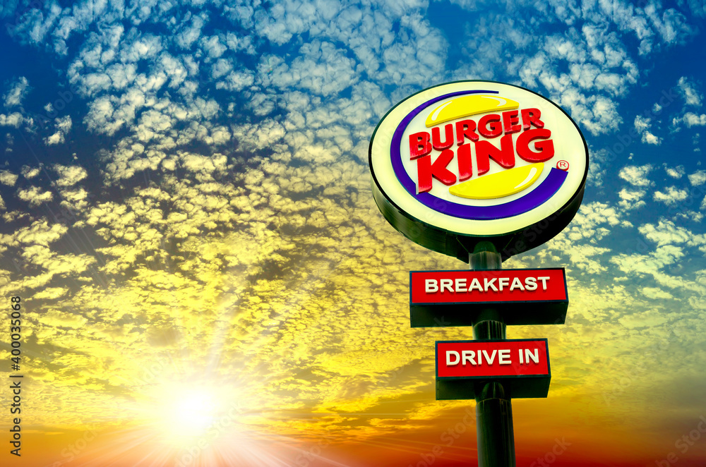 Foto Burgas, Bulgaria - 24 Jul, 2016: Burger King Restaurants logo at ...