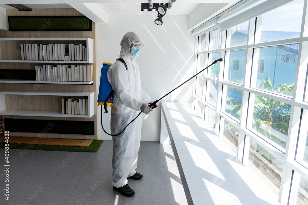 Male medical staff wearing PPE uniforms to prevent COVID-19 from using ...