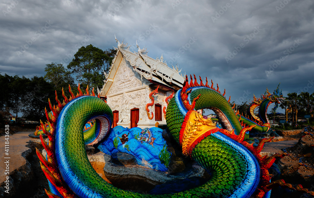 Dragon temple, In Hinduism, Buddhism and Jainism are divine, semi ...