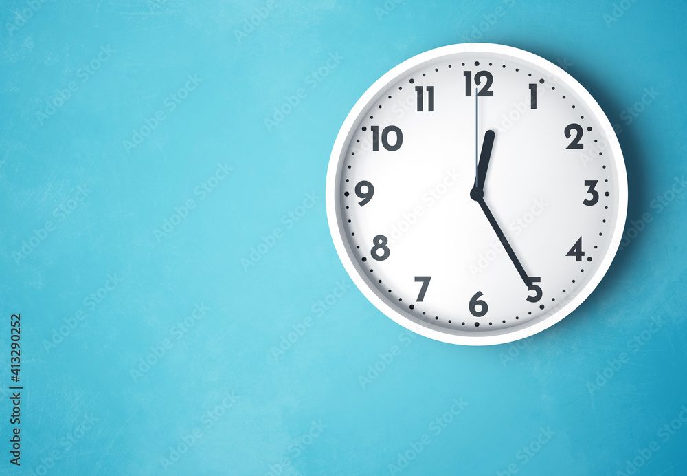 12:25 or 00:25 wall clock time Stock Photo | Adobe Stock