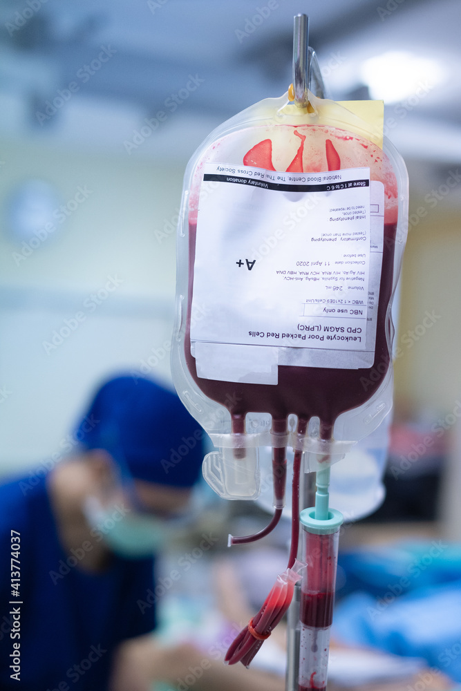 Fotografie Pack red cell blood transfusion bag hanging on infusion ...