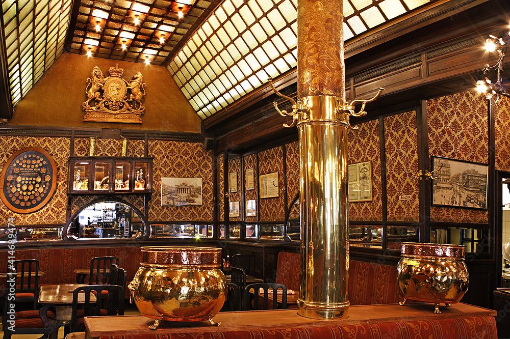 ภาพถ่าย Stock Interior of the Art Nouveau restaurant Café Le Cirio ...