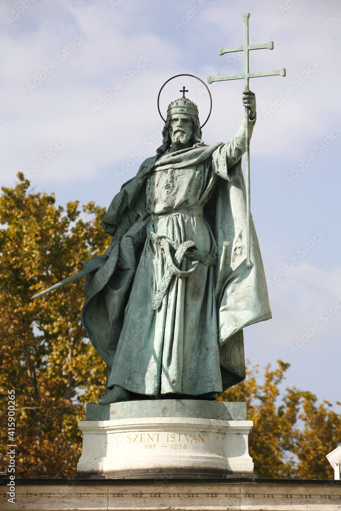 Foto stock di Statue of Saint Stephen Istvan King of Hungary Budapest ...