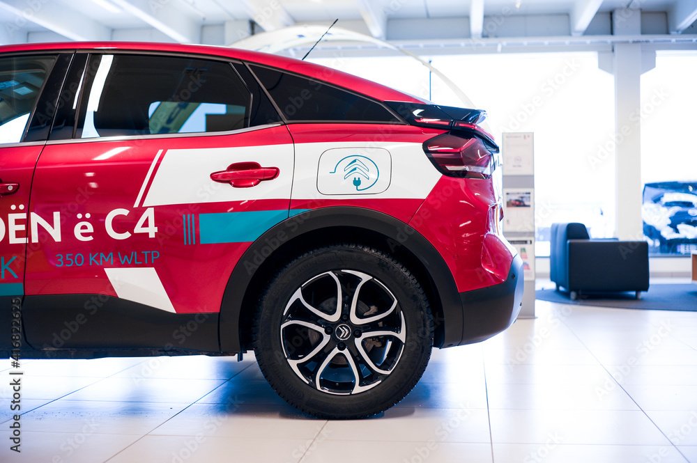Stock-Foto „Tønsberg, Norway - February 24, 2021: red Citroen eC4 is a ...