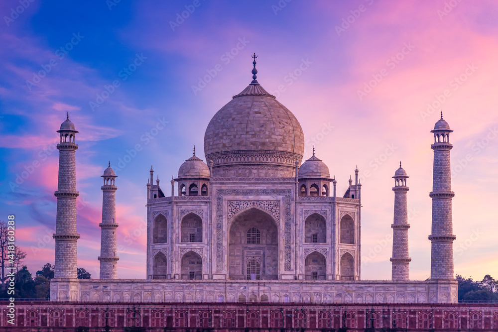 Taj Mahal ivory white marble mausoleum in the Indian city of Agra ...