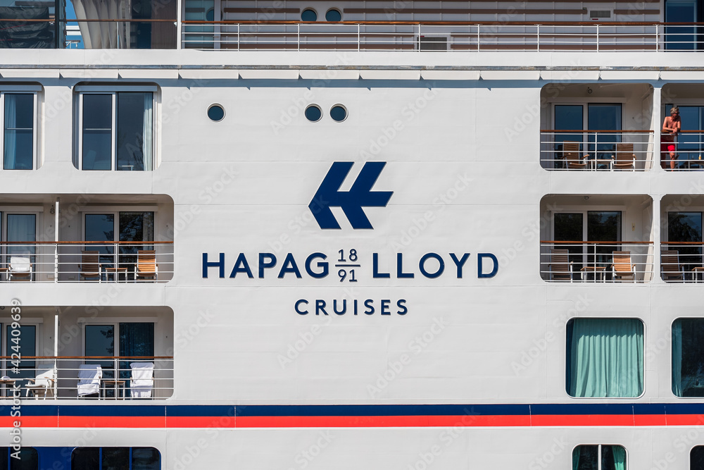 Logo eines Kreuzfahrtschiff der Reederei Hapag LLoyd Cruises Stock ...