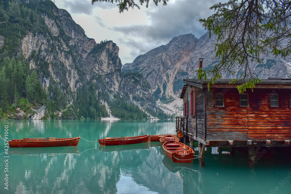See, Pragser Wildsee, Wildsee, Bergsee, Südtirol, Italien, Pragser Tal ...