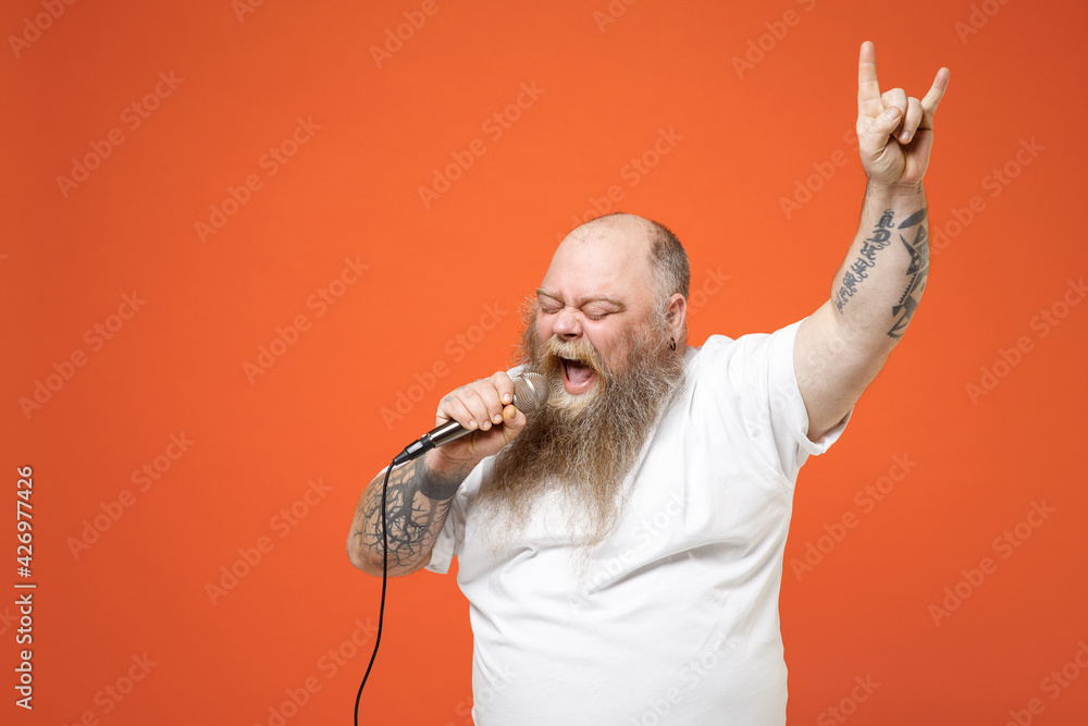 Fat pudge obese overweight tattooed blue-eyed bearded big belly man in ...