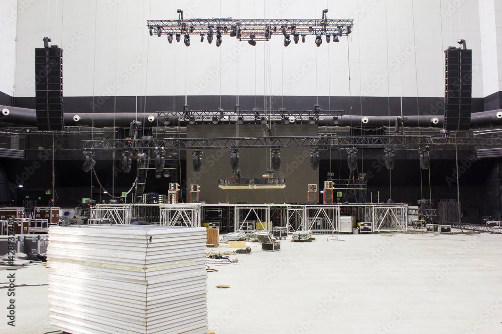 Installation of professional sound, light, video and stage equipment ...