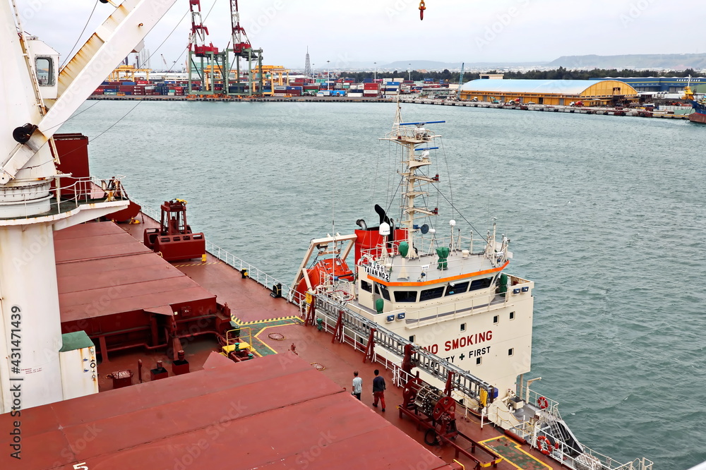 Foto Port of Taichung. Taiwan, September,24, 2020. Bunkering operations ...